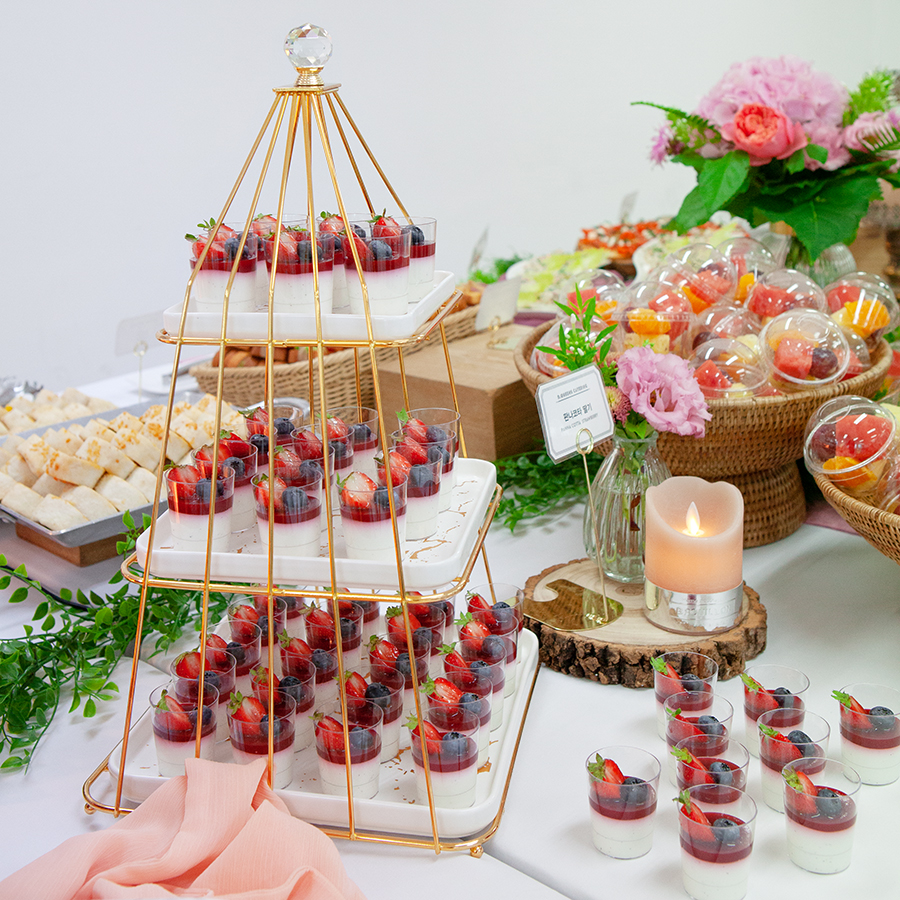 D.QUEENS CATERING